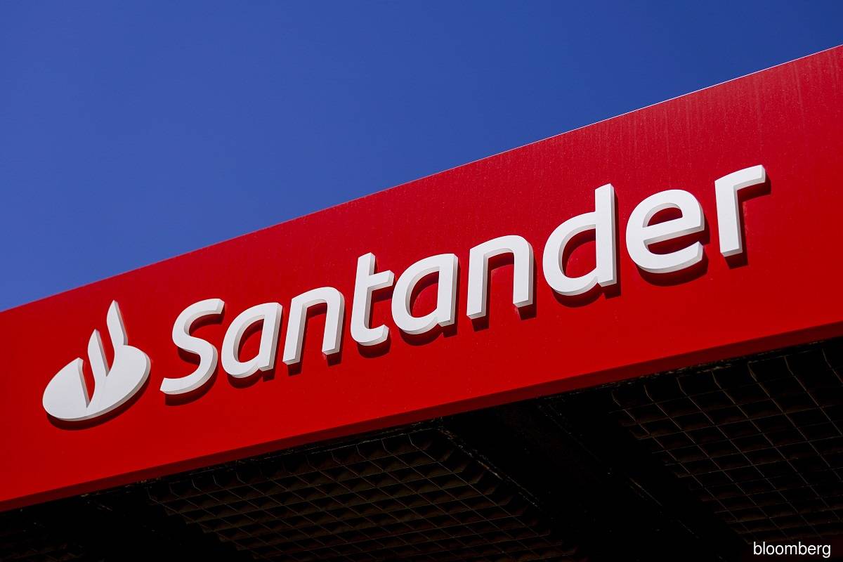 A view inside the Banco Santander Brasil | Global Business Review Magazine